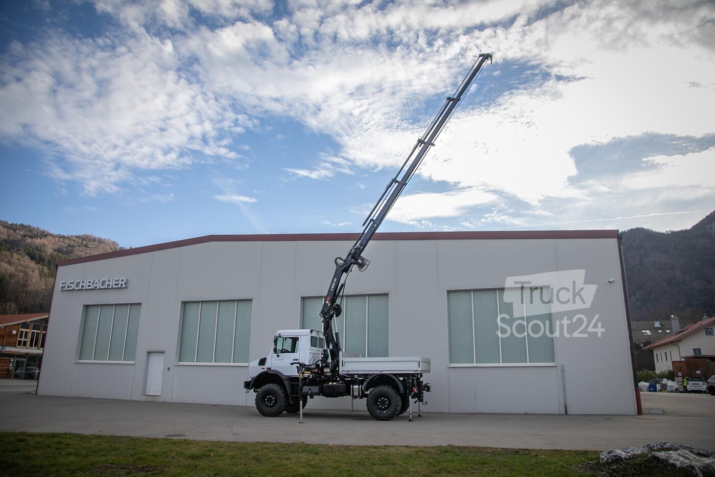 ⇒ Mercedes-Benz Unimog Kranimog U4023 mit Ladekran und Seilwind ...